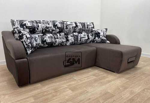 Угловой диван с декоративными подлокотниками