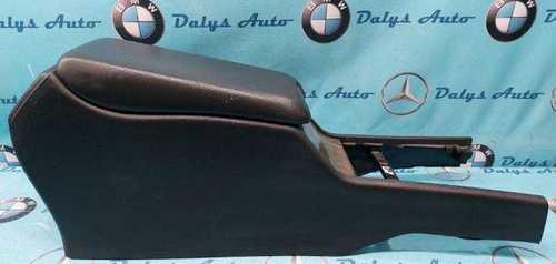 Подлокотник Mercedes-Benz E-Class S210 M112.941