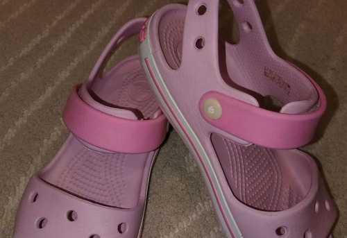 Сандалии Crocs для девочки