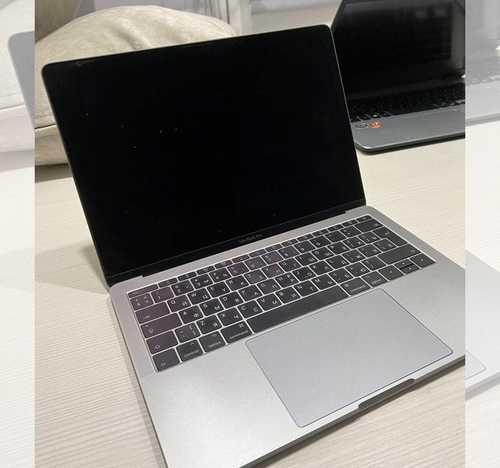 Apple Macbook Pro 2017 13 i5