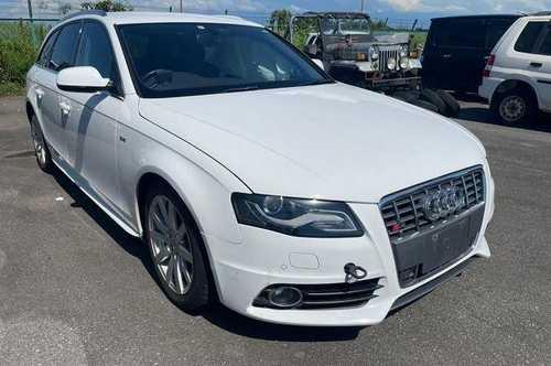 В разборе Audi A4 Avant (B8) 2011г. "S-Line" 2,0л