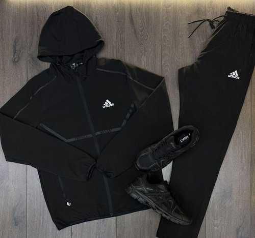 Спортивный костюм adidas