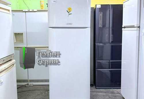 Холодильник большой no frost Ariston белый