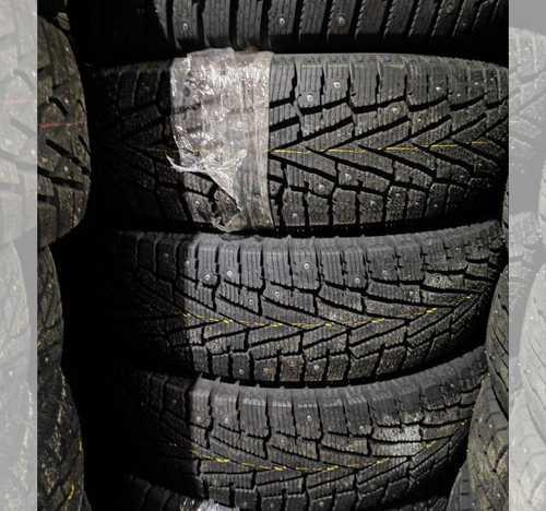 Roadstone Winguard WinSpike SUV 225/65 R17