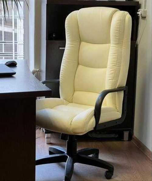 Компьютерное кресло. Кресло руководителя