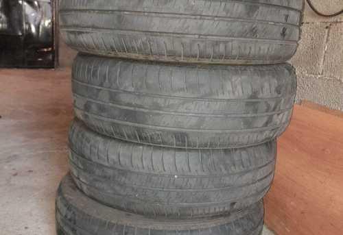 Dunlop Enasave RV505 215/60 R17