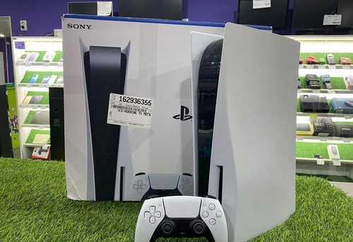 Sony PlayStation 5 дисководом