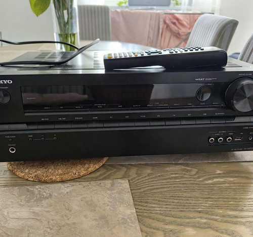 Av ресивер Onkyo TX-NR535