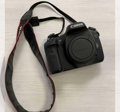 Зеркальный фотоаппарат Canon EOS 7D body