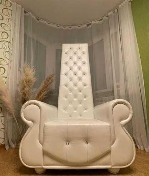 Кожанное кресло трон царский