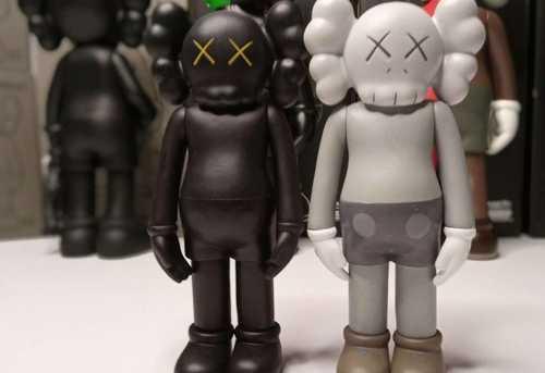 Коллекционные игрушки kaws