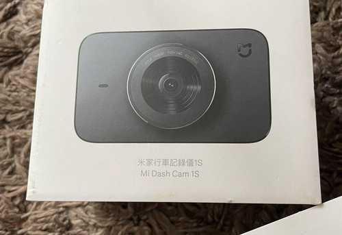 Видеорегистратор Xiaomi Mi Dash Cam 1S WXD