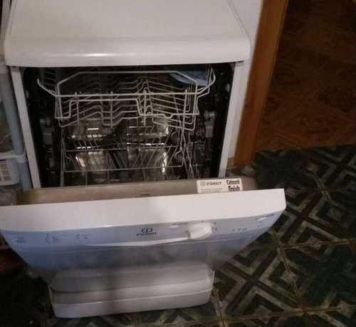 Посудомоечная машина Indesit DSG 0517