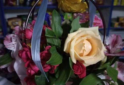 Розы тюльпаны астельмерия Фрезия цветы с доставкой