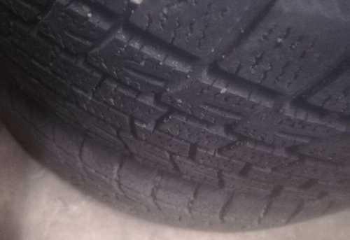 Hilo Arctic S-9 215/60 R17