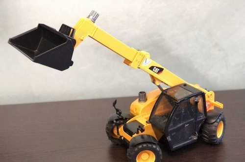 Погрузчик колёсный CAT Telehandler от Bruder