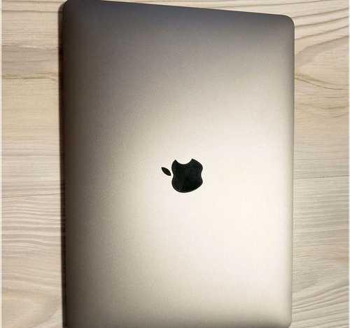 Macbook air 13 m1 8 256