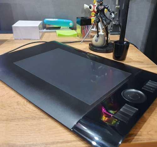 Графический планшет Wacom intuos M