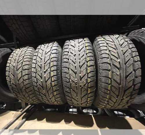 Cooper Weather-Master WSC 215/65 R17 95M