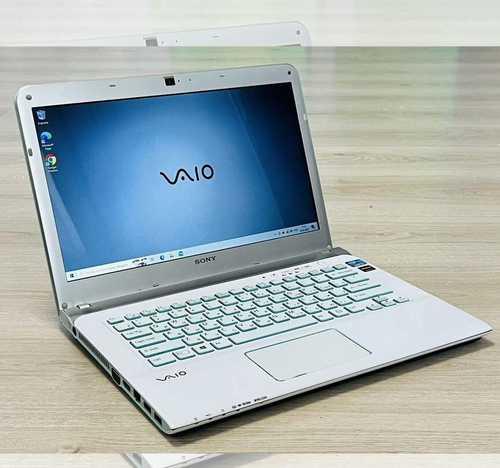 Sony Vaio 14" i3 Ядра / AMD 7670M / 8Gb / SSD240Gb