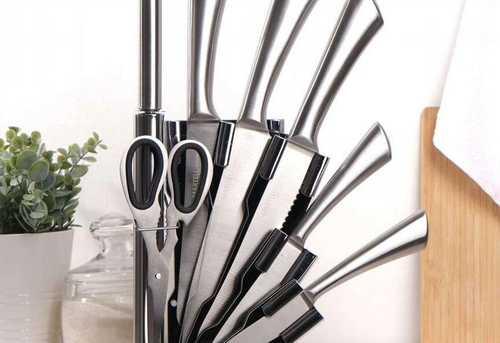 Набор кухонных ножей на металлической подставке