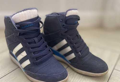 Кроссовки на танкетке adidas оригинал