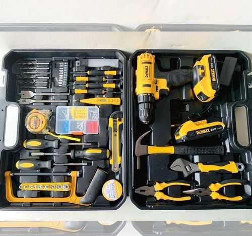 Шуруповерт Dewalt с большим набором инструментов