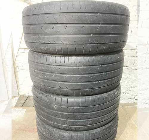 Kumho Ecsta HS52 245/45 R18 99Q