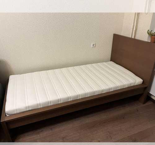 Кровать IKEA Malm 140 200