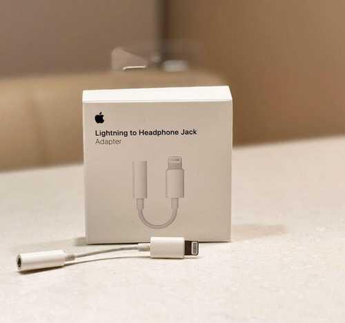 Адаптер Apple Lightning to 3.5 mm Headphone Jack