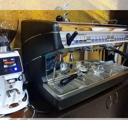 Кофемашина nuova simonelli appia 2