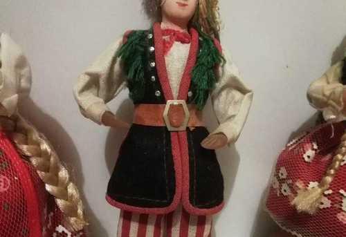 Куколка коллекционная в национальном костюме
