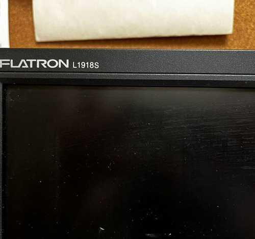 Монитор LG flatron L1918S