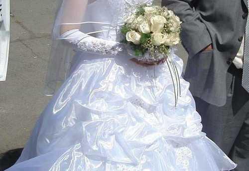 Свадебное платье со стразами 46 размер