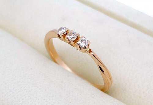 Золотое кольцо с камнями 585пр. размер: 14,9