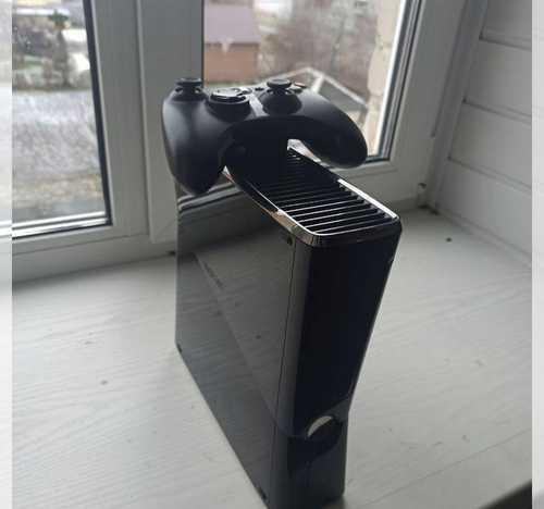 Продаю Xbox 360