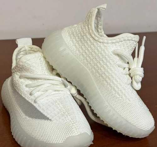 Кроссовки детские yeezy 24