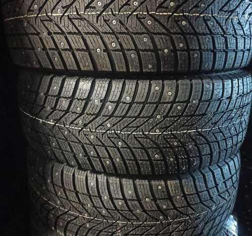 Armstrong Ski-Trac S 235/55 R18 104T