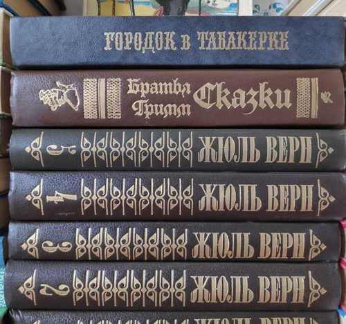 Детские книги. Много разных книг