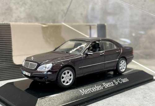 Коллекционная модель Mercedes-benz W220 1:43