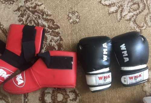 Боксерские перчатки, 2 пары футов(размеры разные)