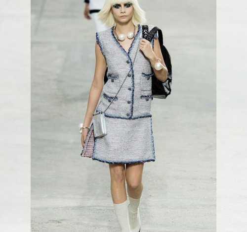 Chanel подиумное твидовое платье оригинал