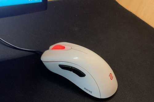 Zowie ec2 a white