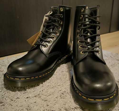 Ботинки Dr. Martens Vegan 1460