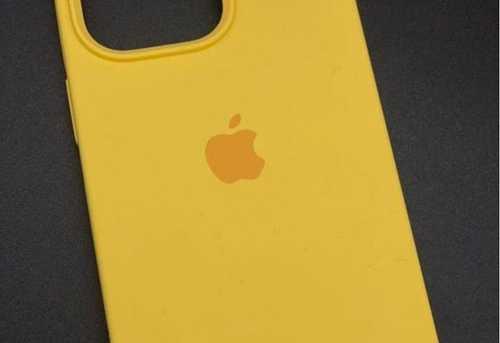 Чехол на iPhone 12 Силикон Magsafe желтый