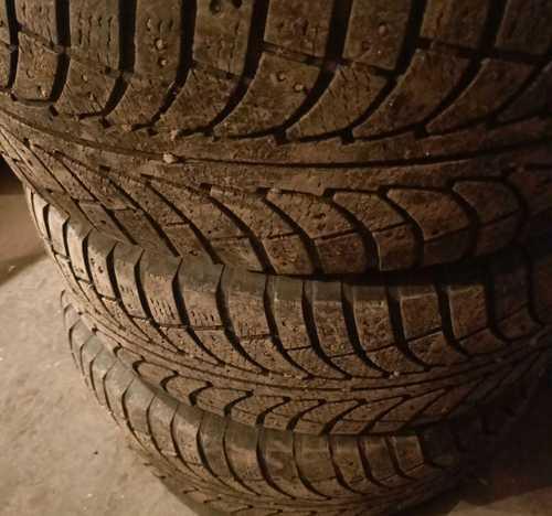 Accelera 651 270/65 R16 204ZR
