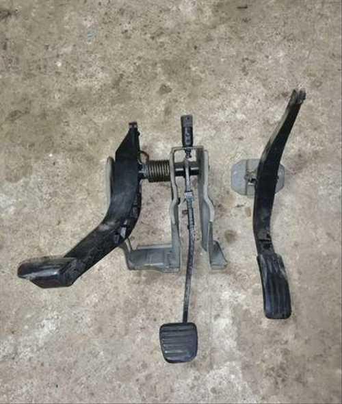 Педаль газа Renault Logan 1 ф2