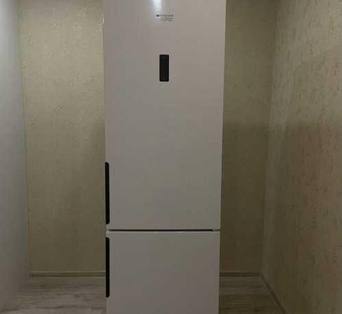 Холодильник Hotpoint-Ariston HF5200W (NoFrost)
