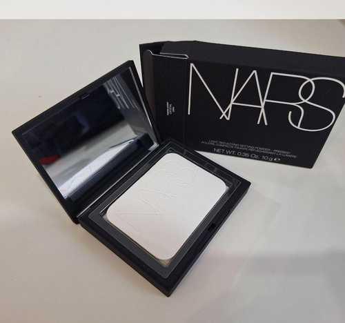 Nars Светоотражающая фиксирующая компактная пудра