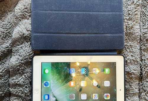 iPad 4 16gb с чехлом белый